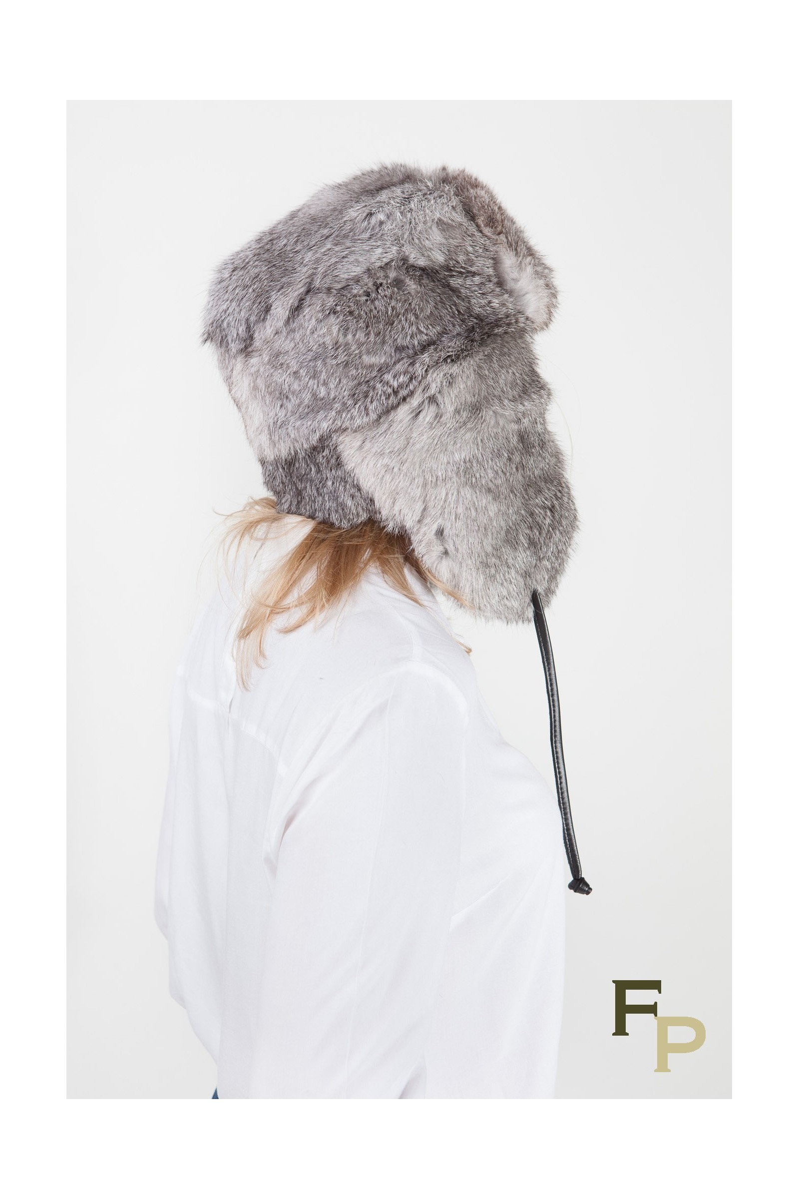 Chapka en Fourrure de Lapin Gris